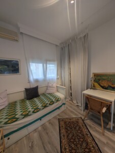 Room in a central apartment in Thessaloniki for rent - Nostus
